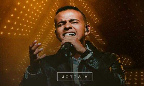 Jotta A, sorprende a su madre tras cirugía de cambio de sexo