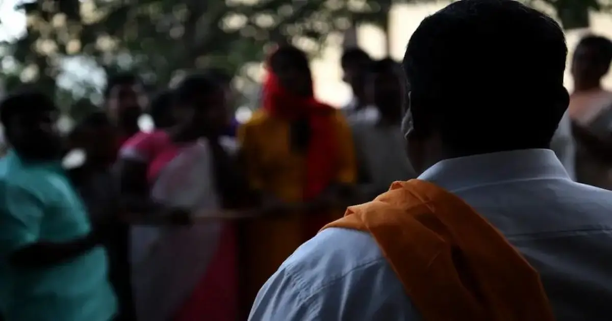 India: Pastor sobrevive a paliza y guía a 10 hindúes al Evangelio