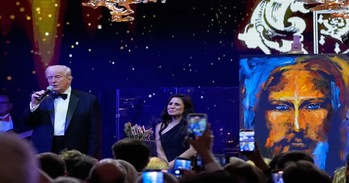 Trump subasta retrato de Jesús para hacer obras benéficas